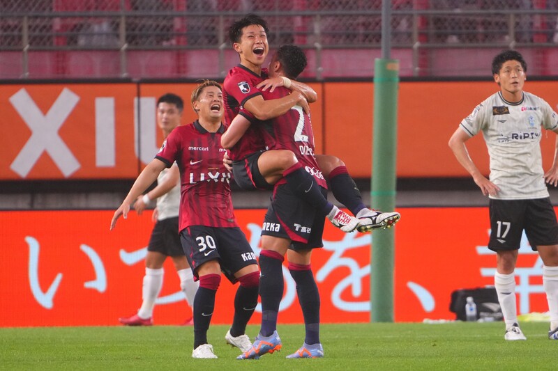 【J1第17節】ガンバ3発3連勝！ 横浜FCは浦和とドローで最下位脱出、鹿島は樋口のFK弾で1－0勝利 | サッカーダイジェストWeb